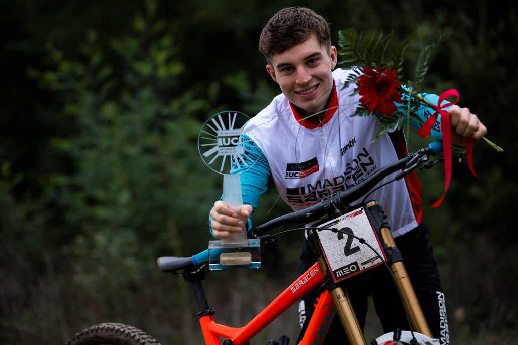 Matt Walker signs with Madison Saracen until 2024 – saracen bikes